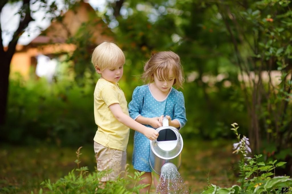 5 Ways to Raise Unselfish Kids - All Pro Dad